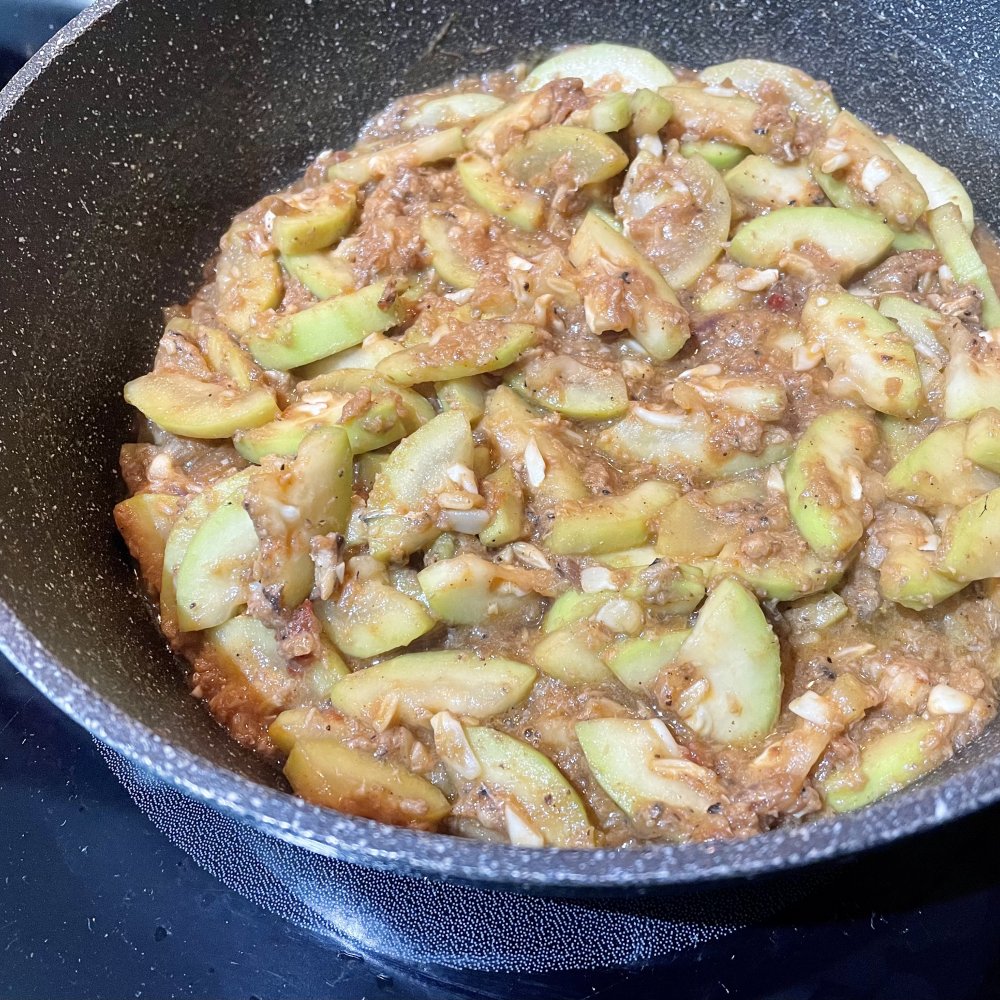 Sautéed Opo Squash/Long Squash with Sardines (aka: “Ginisang Upo sa ...